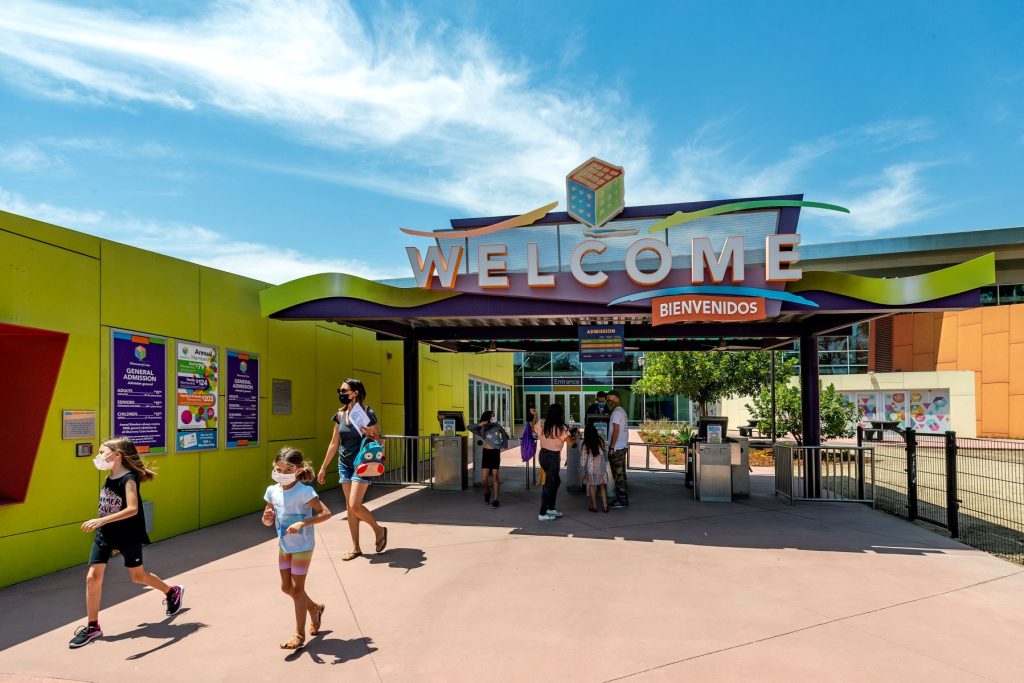 Volunteer - Discovery Cube