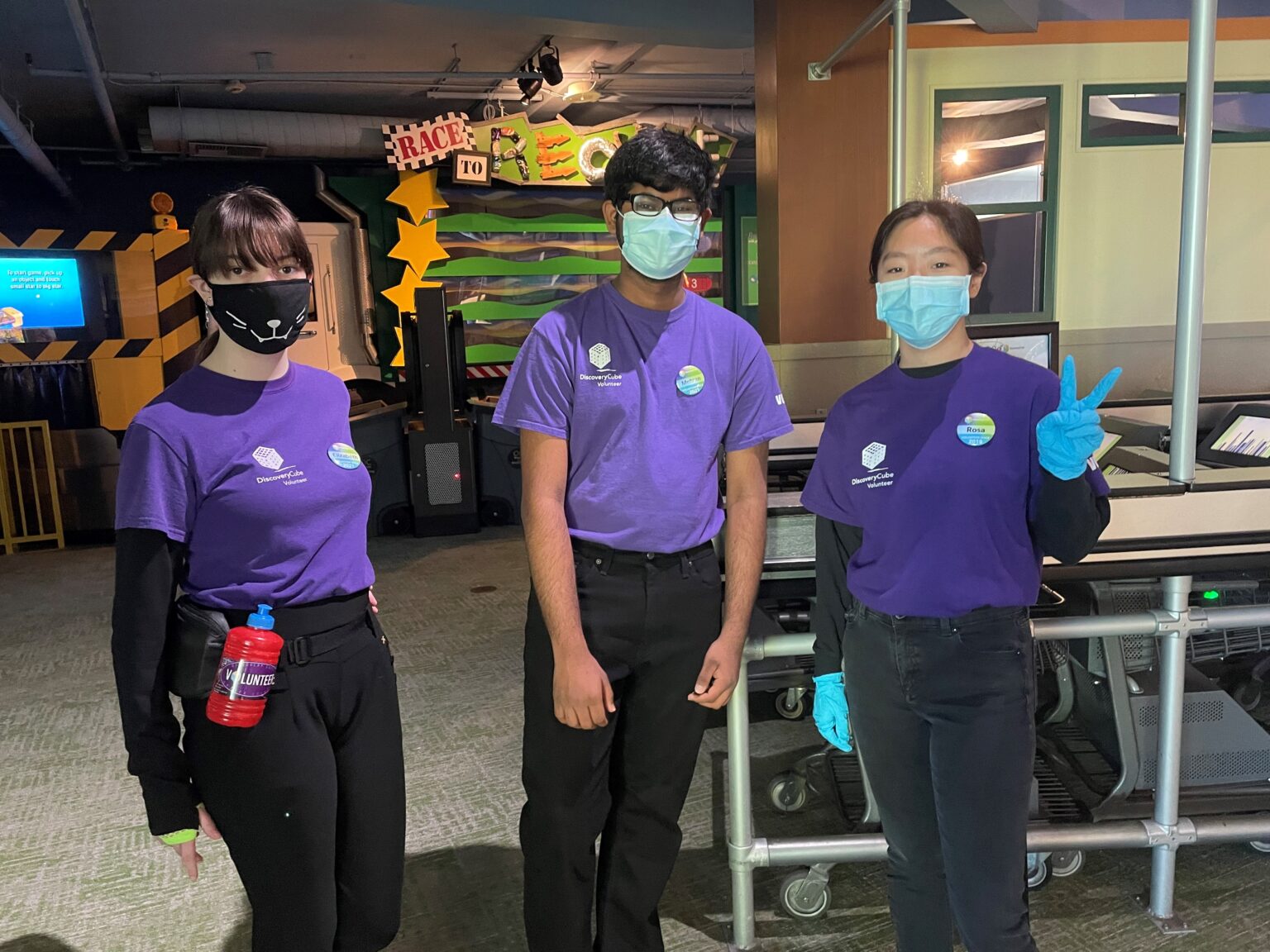 Teen Volunteer in Orange County - Discovery Cube